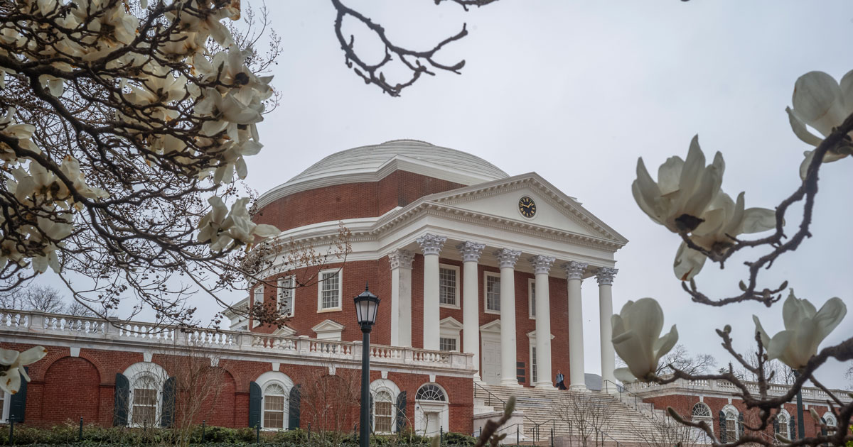 From record applications, UVA extends 7,000 early offers—VIRGINIA Magazine
